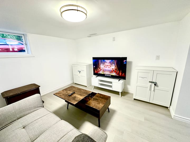 Modern 2 Bedrooms 1 Bath + 4 Sleep Near Downtown - Kitchener