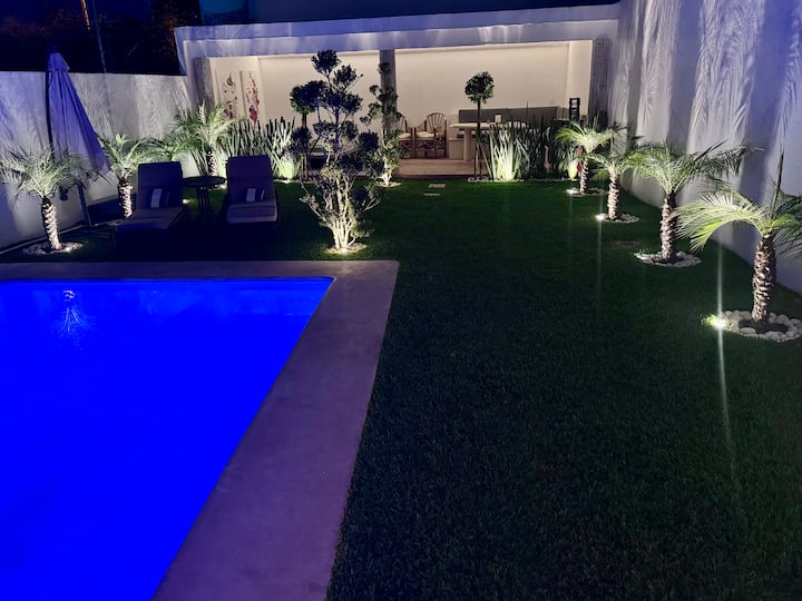 Casa El Tulipán, Atrás De Plaza Averanda - Cuernavaca