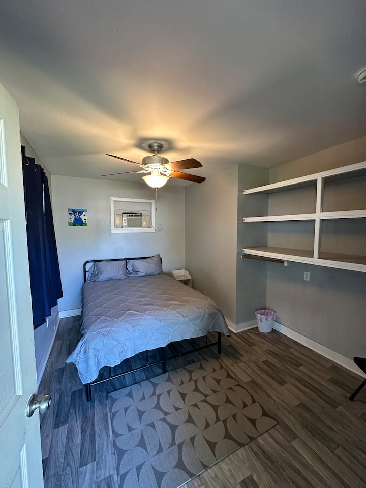 Private Bonus Room With Queen Bed - Alexandria, LA