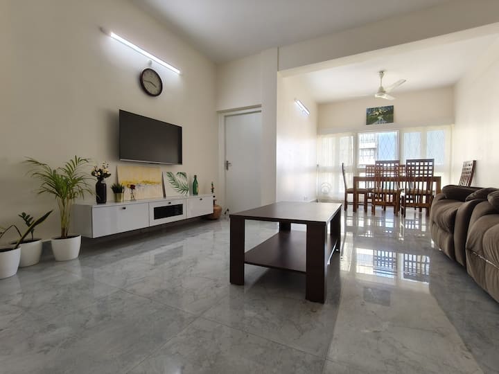 Rustic Roots - Cozy 2bhk Flat In Egmore Chennai - Chennai