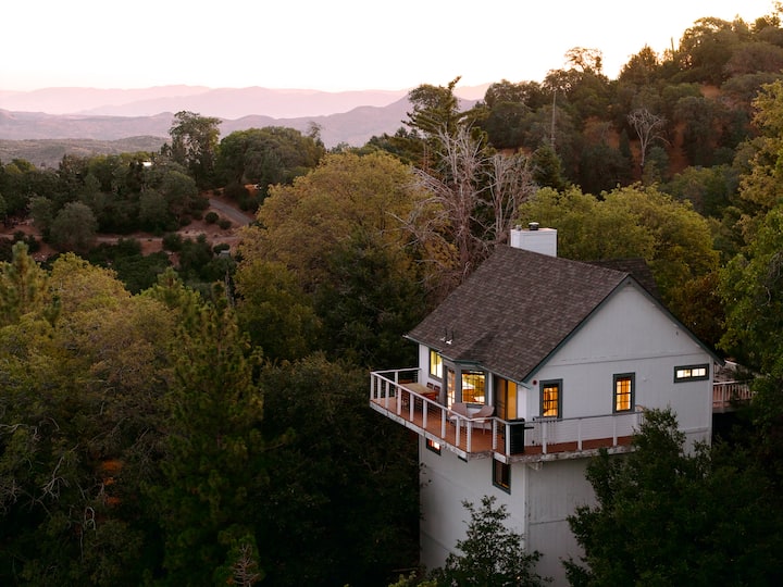Up And Away On Evergreen Lane - Lake Arrowhead, CA