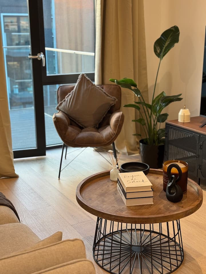 Modern 2br Apartment Near Excel, O2 & Canary Wharf - Ilford