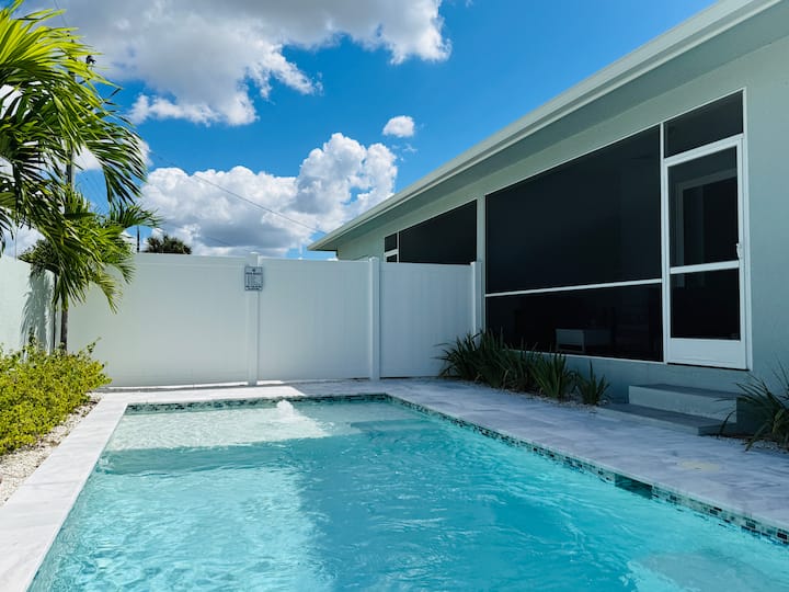 Luxury Breeze Duplex - Naples Park, FL
