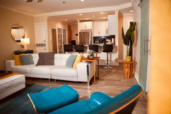 Modern Downtown Apartment•free Parking•fast Wifi - 윈스턴세일럼