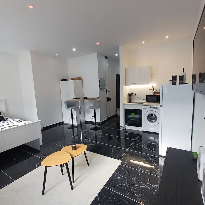 Black & White Studio – Alliés / Grenoble Centre - Grenoble