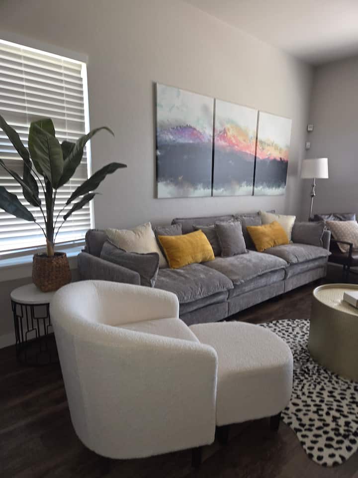 The Urban Retreat - Edmond, OK