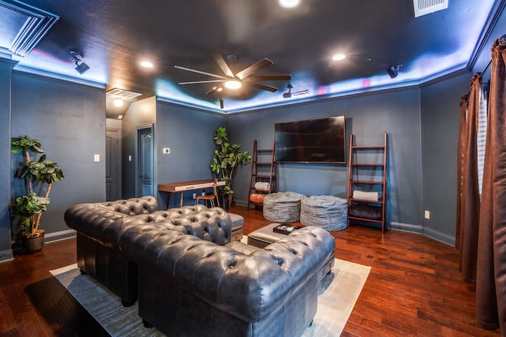 3 Bed 3.5 Bath Legacy Townhome - Plano, TX