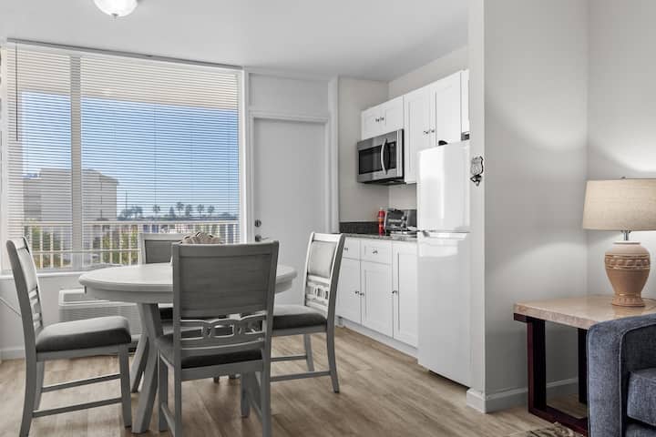 Oceanfront Bliss - Daytona Beach, FL