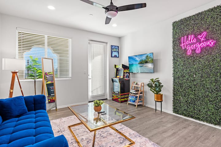 Newly Remodeled 3br Apt | Mins To Disney | Arcade - Placentia, CA