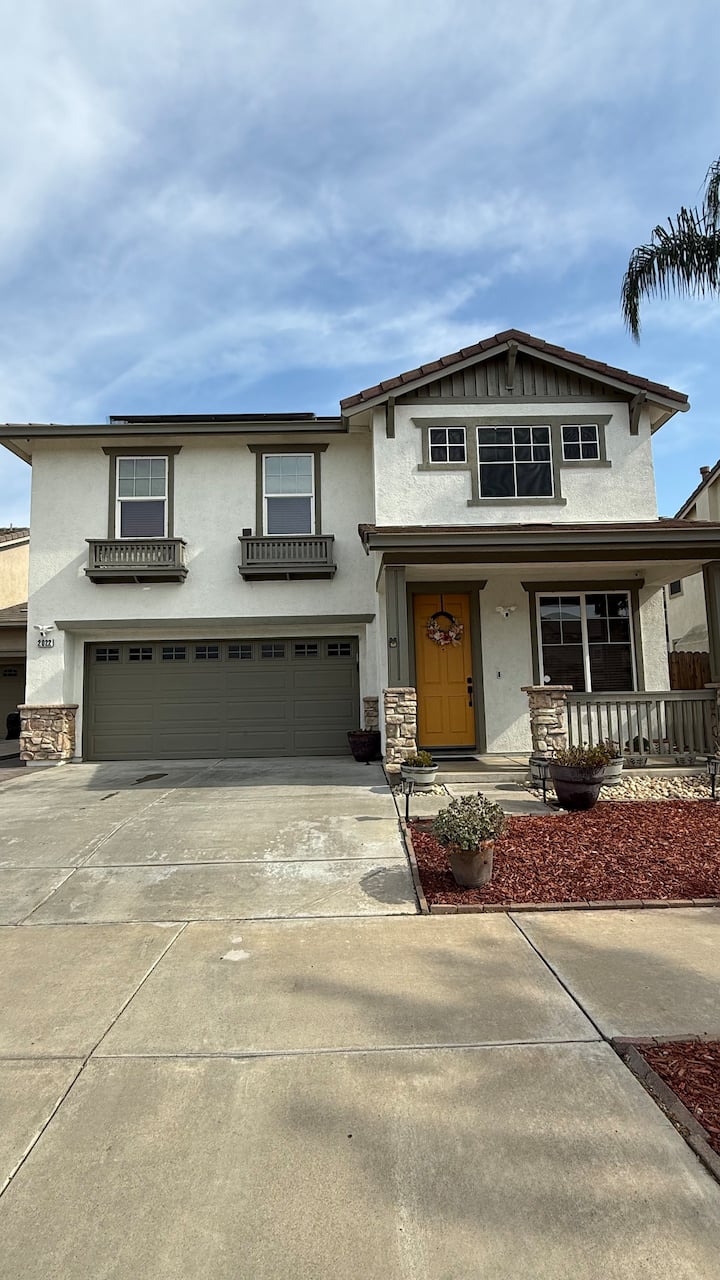Charming 4-bedroom Home With Great Amenities - Modesto, CA