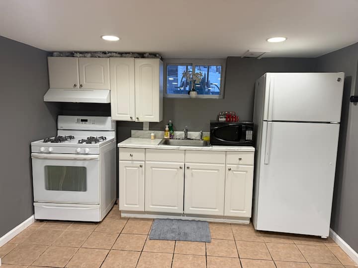 Sweet And Cozy Basement Apartment - 新布朗斯維克