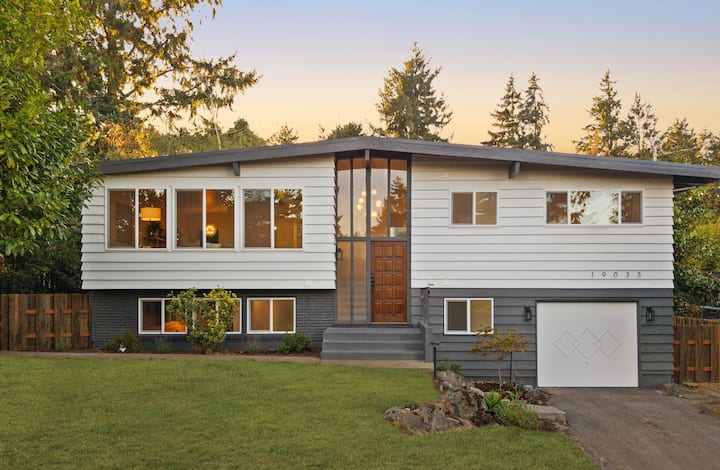 Luxury Retreat 4 Bds 3 Baths: 12 Miles To Seattle - デ・モイン, WA
