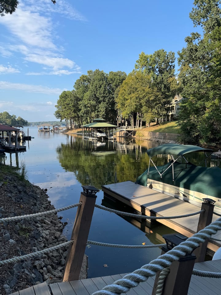 Peaceful Lakefront Terrace Level Suite - Lake Norman, NC