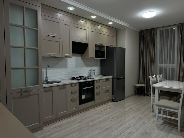 Premium 2-bedroom Apartment City Center - Chernivtsi