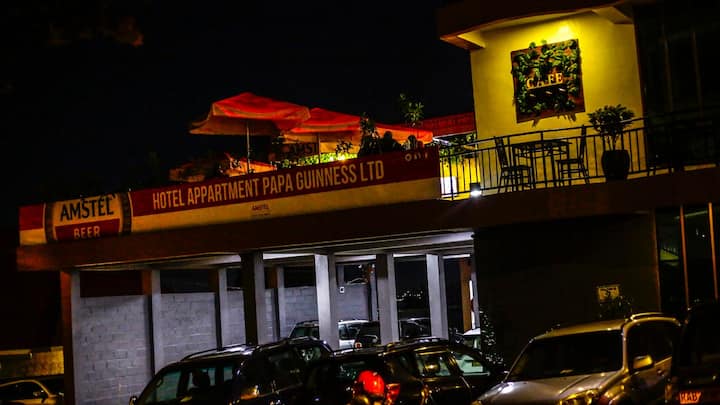 City Lights, Cozy Nights Papa Guiness Hotel - Rwanda