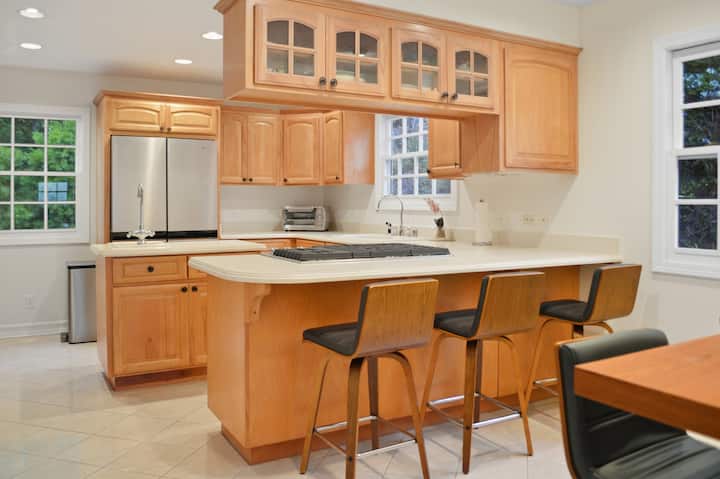 Upcountry Escape Near Beach: Mtn Views/hot Tub/bbq - Green Lake, Waimea