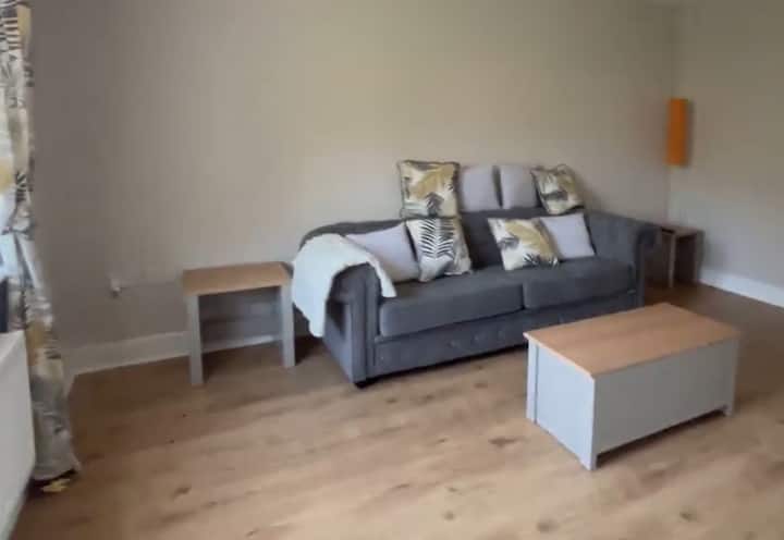 Homely 3 Bedroom 2.5 Bathroom - Warrington