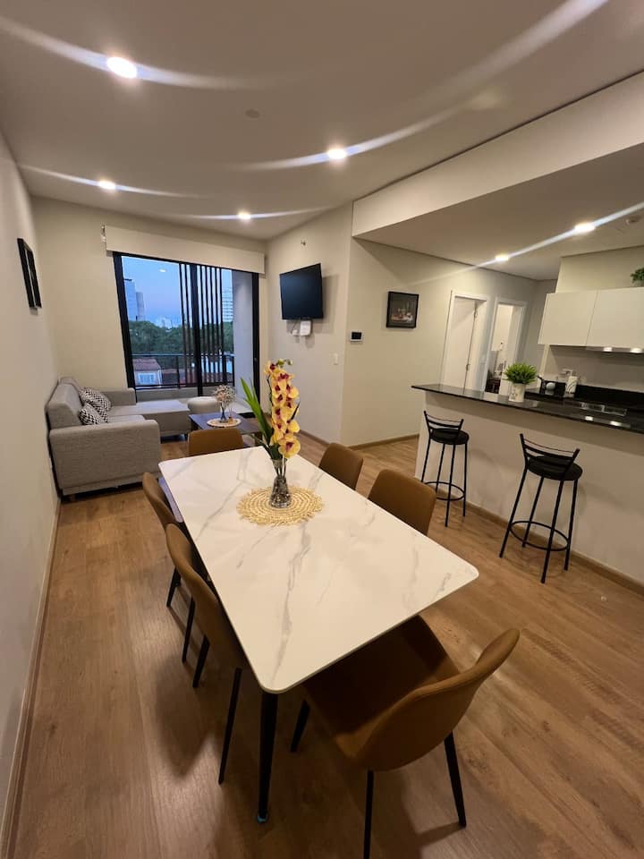 Moderno Apartamento Con Piscina - 亞松森