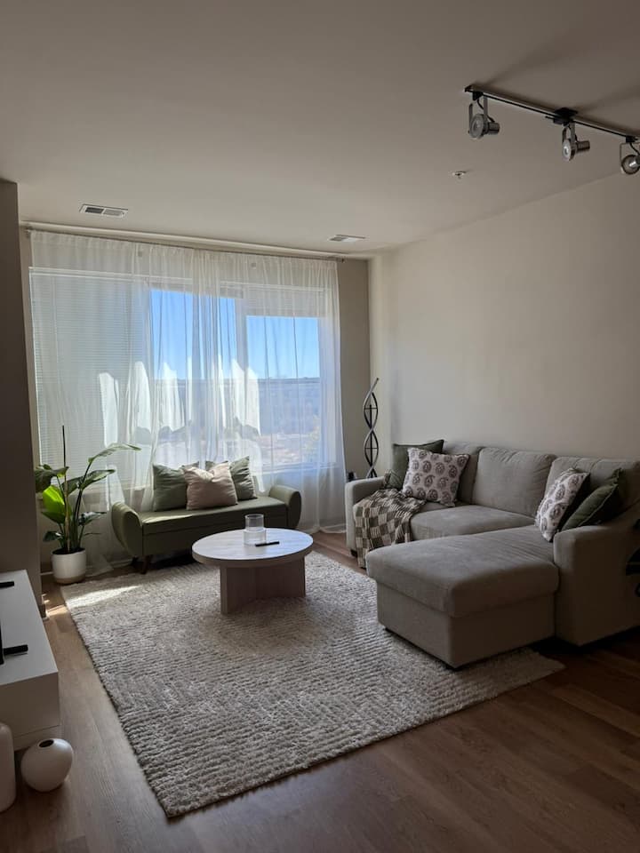 2 Bed 2 Bath Cozy Luxury Apartment - Gaithersburg, MD