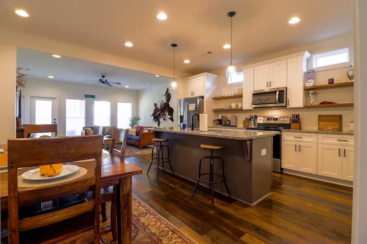 Piper On The Plains: Near Auburn Campus - Auburn, AL