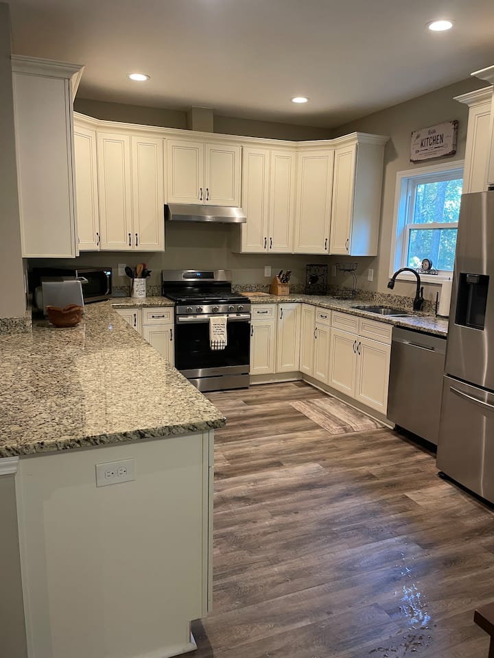 New Listing! Quiet Hollow Getaway - Dahlonega, GA