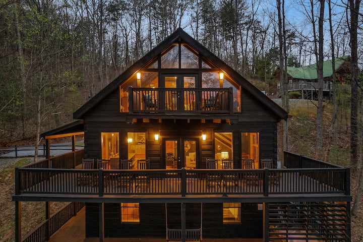 Great Smoky Mountains, Wears Valley, Family Cabin - Townsend, TN