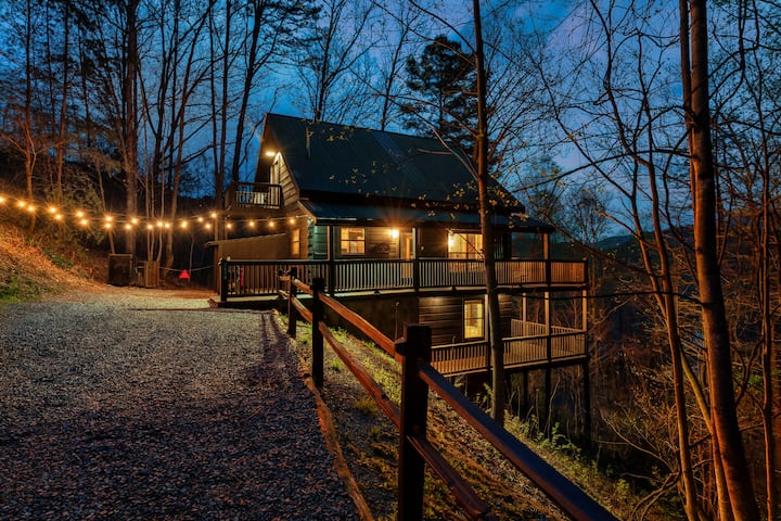 Wears Valley Cabin, Smoky Mtns, Hot Tub, Game Room - Townsend, TN