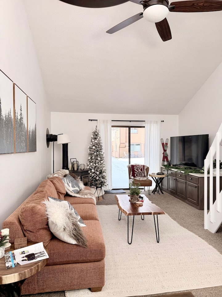 Amazing Condo- Pools & Gym, Walk To Lake, Downtown - McCall, ID