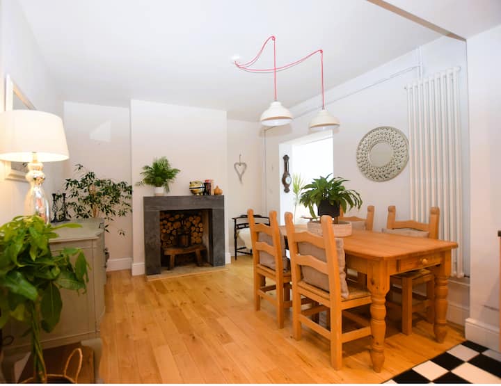 Roots & Wings - Bourne