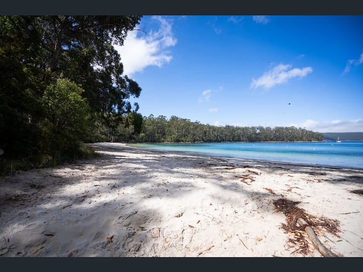 Stewarts Bay Retreat - Tasman National Park