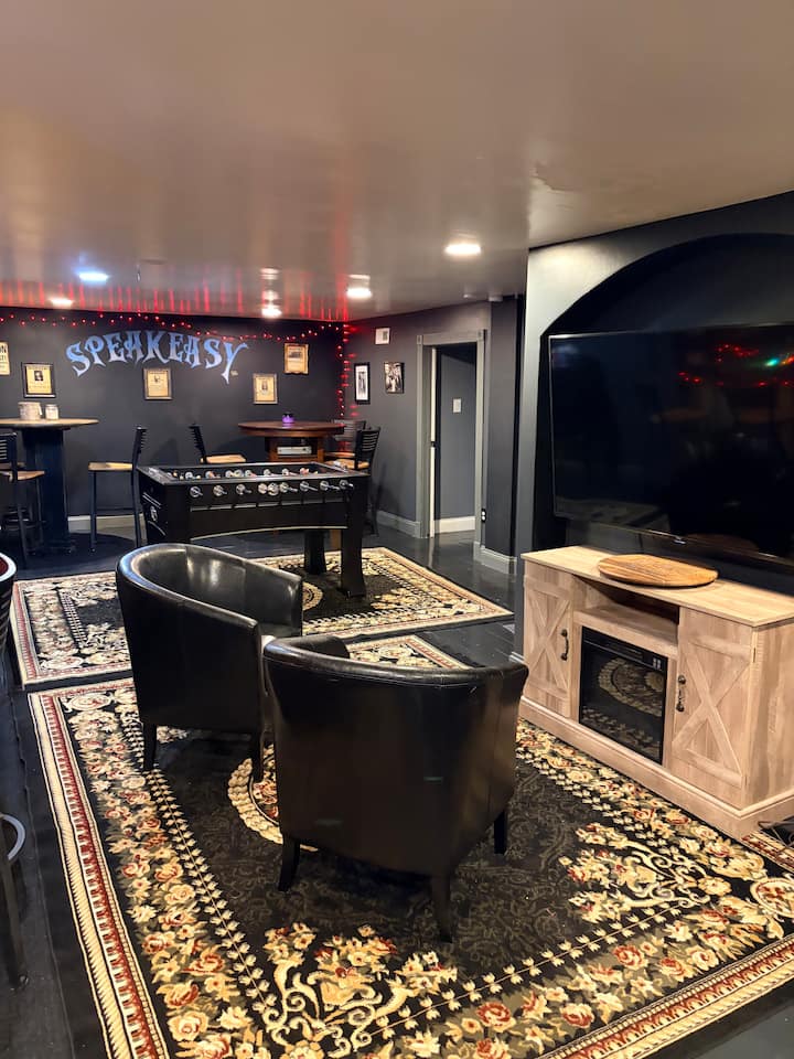 The Secret Hideaway With Fun Inside - Arnold