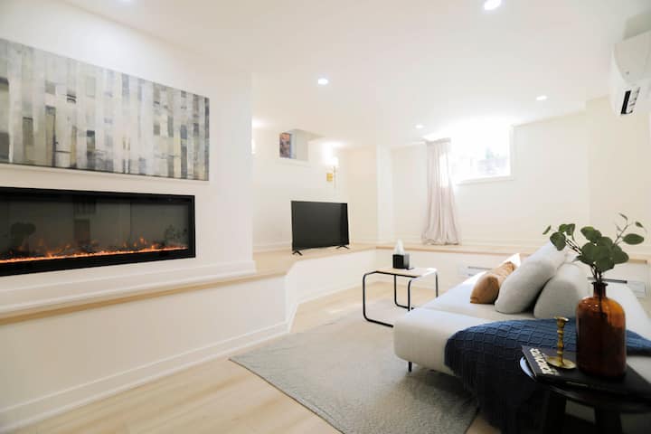 The Ember Suite | Ground Level | Central - Peterborough, Canadá