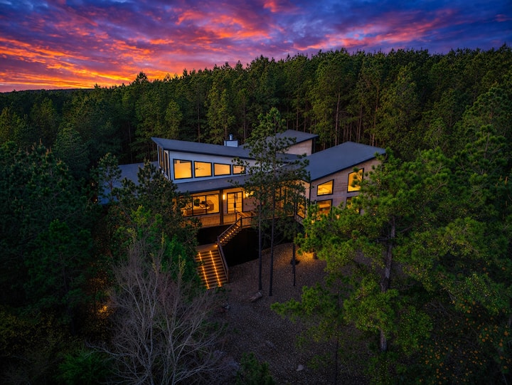 Secret Game Room • Kids Vanish • Sleeps 18 - Broken Bow, OK