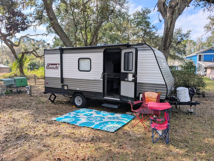 Country Rv Stay With Pool, Playground And Animals - 