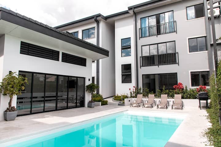 Bright 3-bedroom Apartment • Close To Airport • Ac - Alajuela