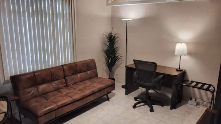 Depto. 1er Piso En Colonia Privada Al Norte De Mty - Monterrey