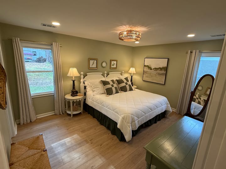 Newly Renovated Home Near Downtown & Airport - Greenville, SC
