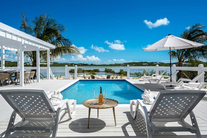 *New* 3 Bedroom Waterfront Villa With Pool - Turks and Caicos Islands