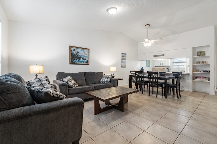 2br King, 4 Beds, Dog Ok, Fenced Yard, Near Beach - Pensacola Beach, FL