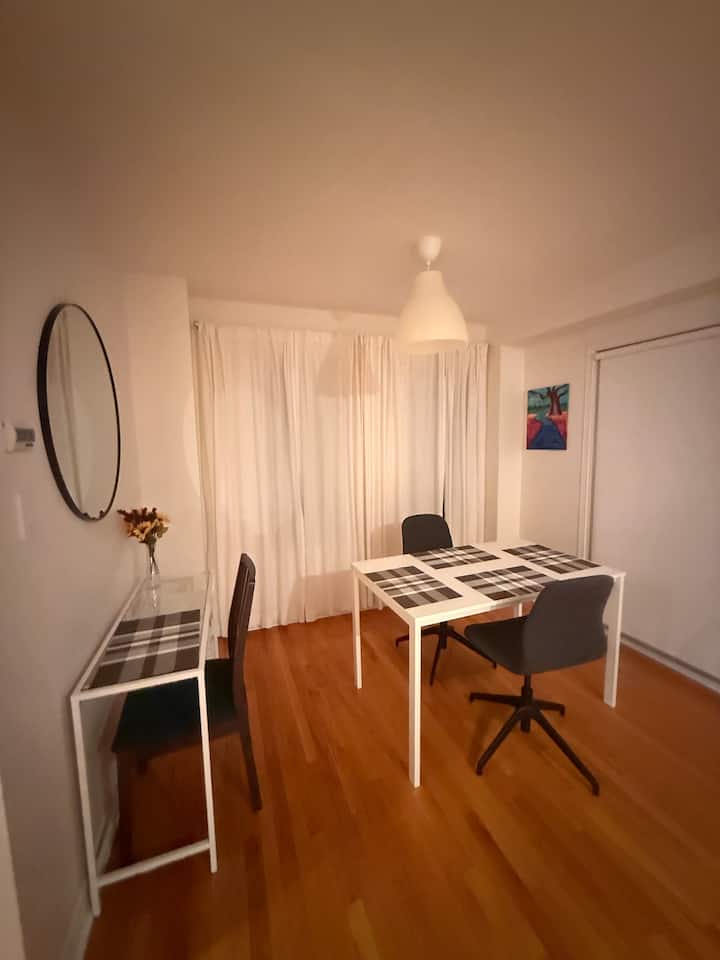 Upscale Kanata Retreat• Comfort In Prime Spot - Kanata