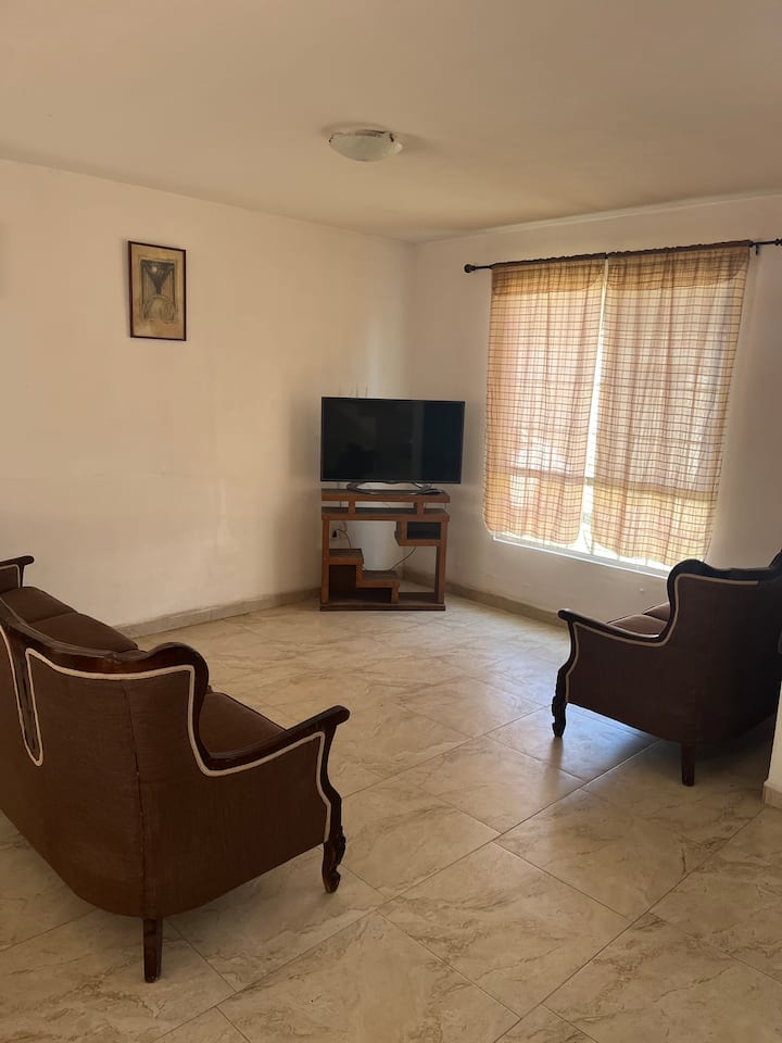 Casa Completa Cómoda En El Sur. ¡Facturamos! - León