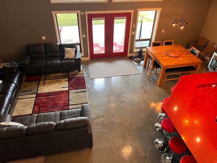 New! Luxury Lake House Retreat - Anchorage