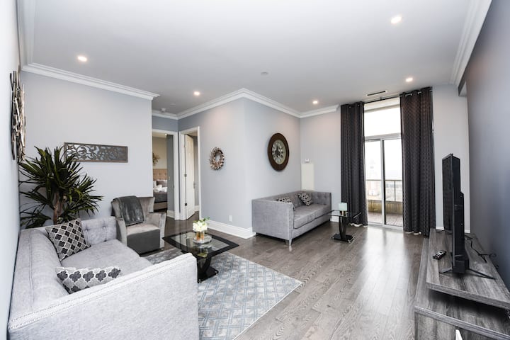 Grand Penthouse - Near Sq1 Mall - 256