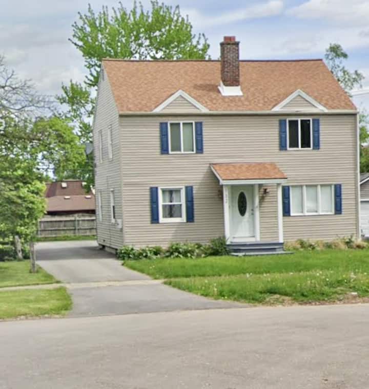 Cozy 2br Near Buffalo Airport • Self Check-in - Lancaster, NY