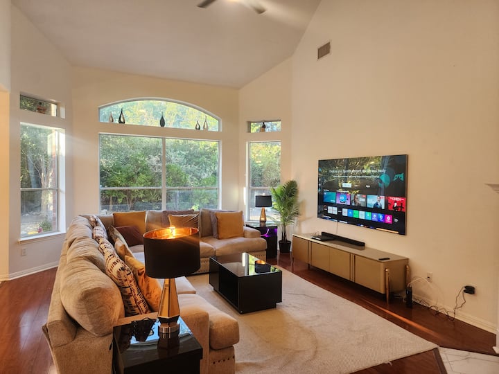 Stylish 5bdr Retreat Near Dt Austin’s Best Attract - Leander, TX