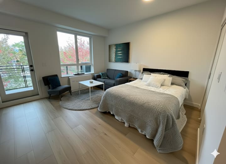 Brand New Vancouver Executive Condo - On The Drive - Vancouver