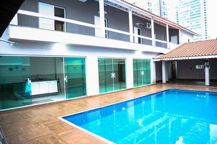 Casa Com Piscina No Jd Do Mar - Brasil