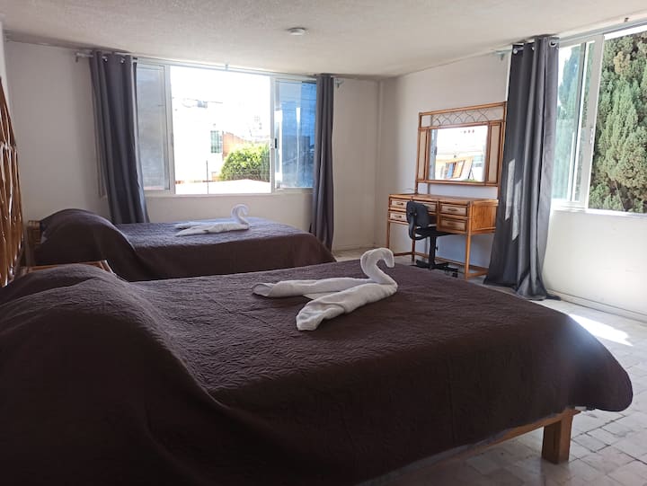 Hospedaje Tren Interurbano
8 Camas
2.5 Baños
4 Hab - Toluca