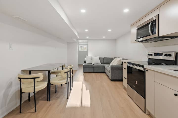 Modern 1br Lower Level Apt By Ossington Subway - Toronto