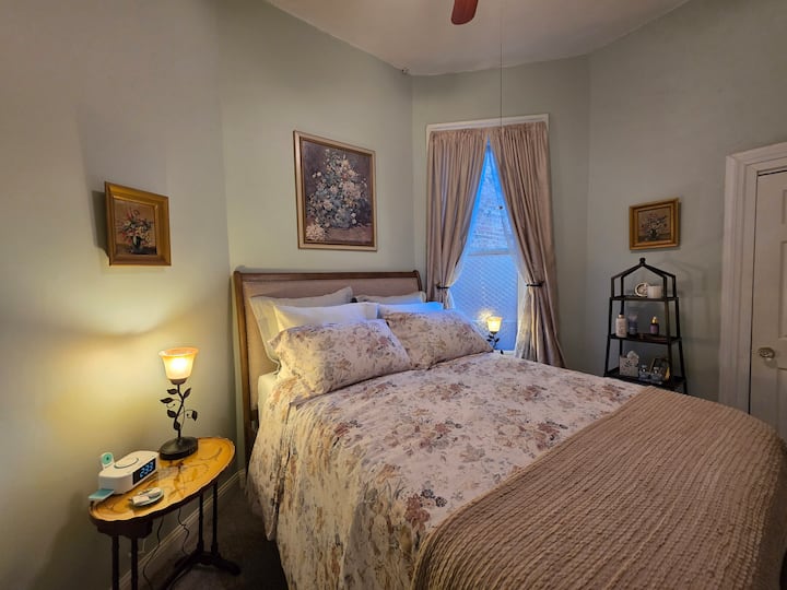 Cozy Victorian Suite - Central, Pvt & Peaceful! - Wheeling, WV